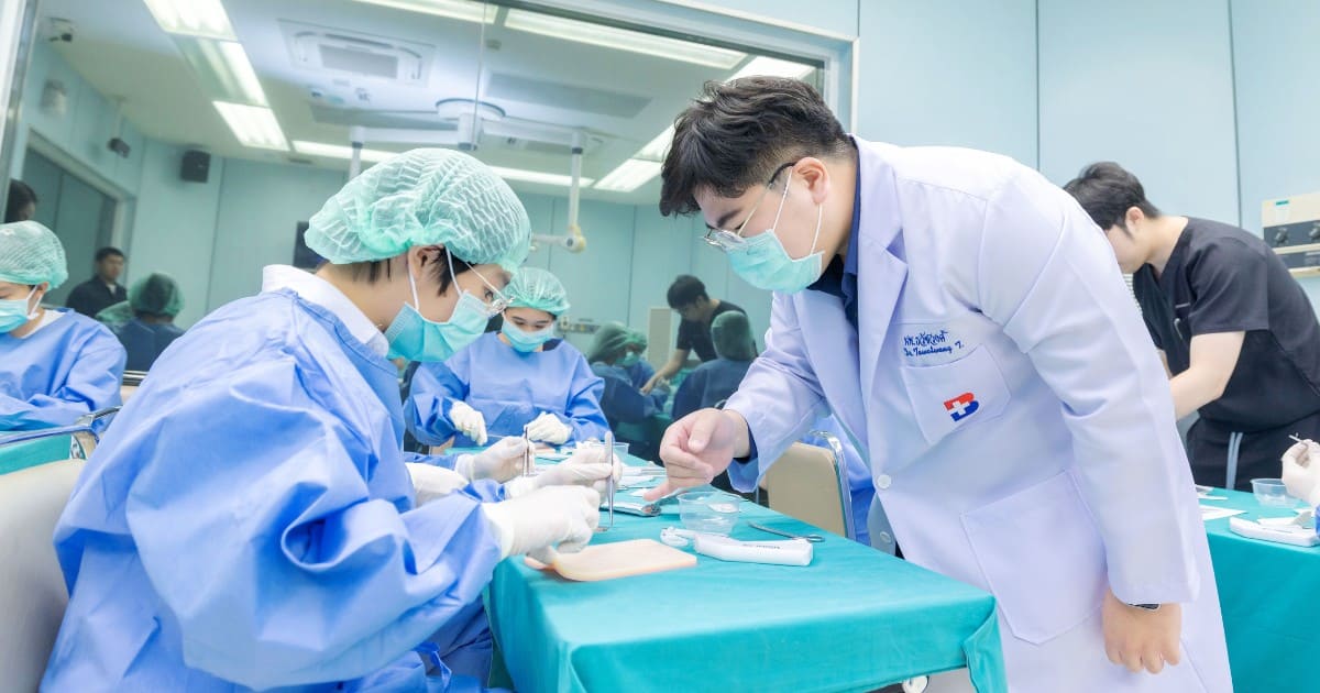 Bangkok Hospital Hosts “New Gen Doctors Workshop 2025” Inspiring the ...